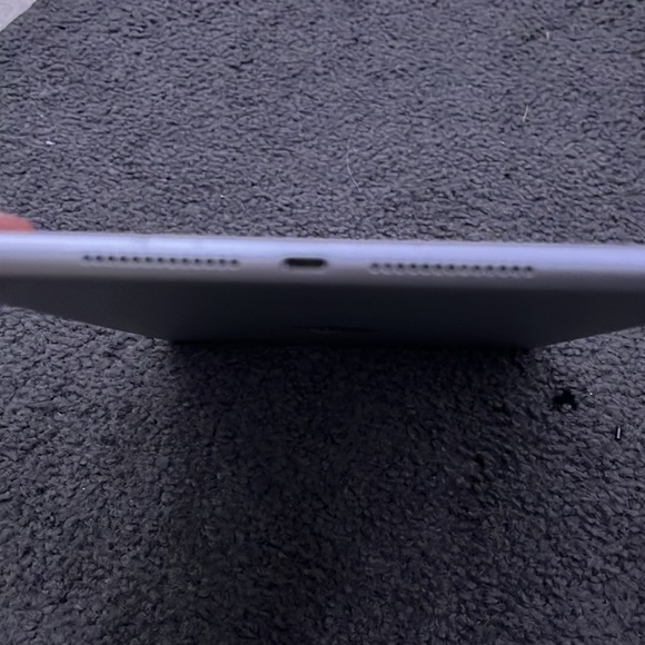 Apple | Tablets & Accessories | Apple Ipad 8th Gen 28gb Very Little ...